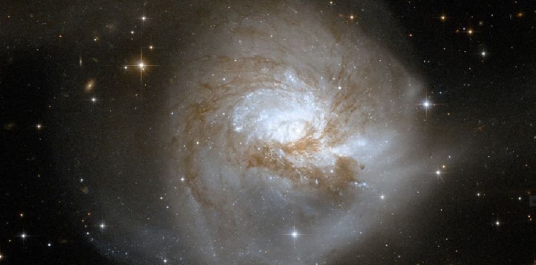 Zoom sur NGC 3256 (vidéo) | Etrange et Insolite